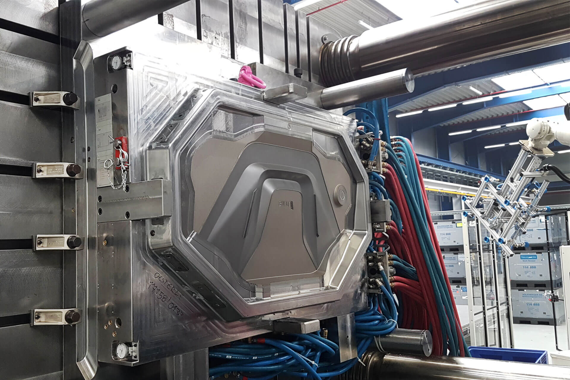 ÜBER UNS - OESTERLE