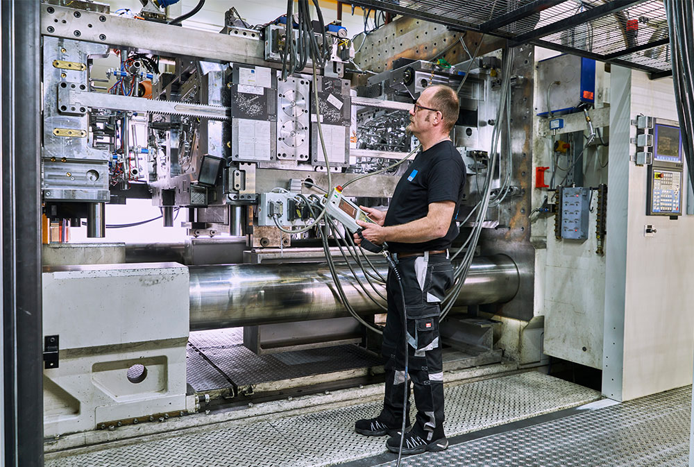 ÜBER UNS - OESTERLE