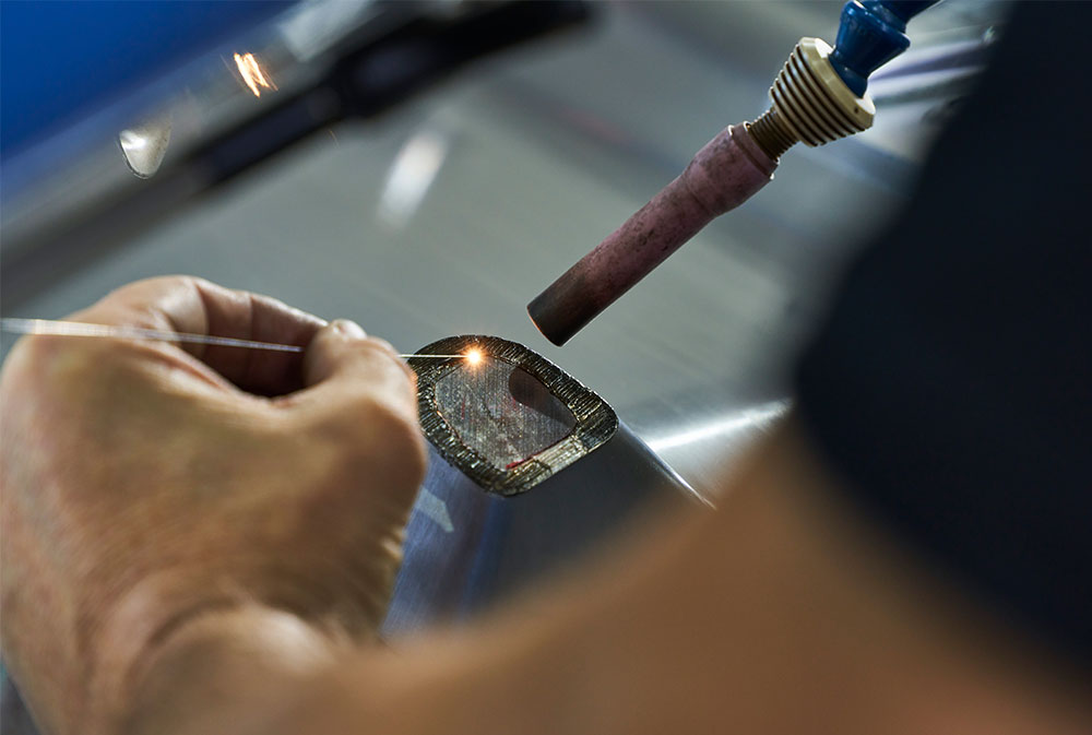 ÜBER UNS - OESTERLE